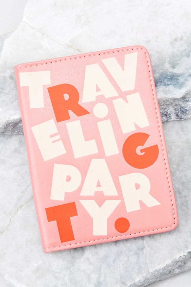 25 Cute Passport Cover Ideas For Passionate Travelers