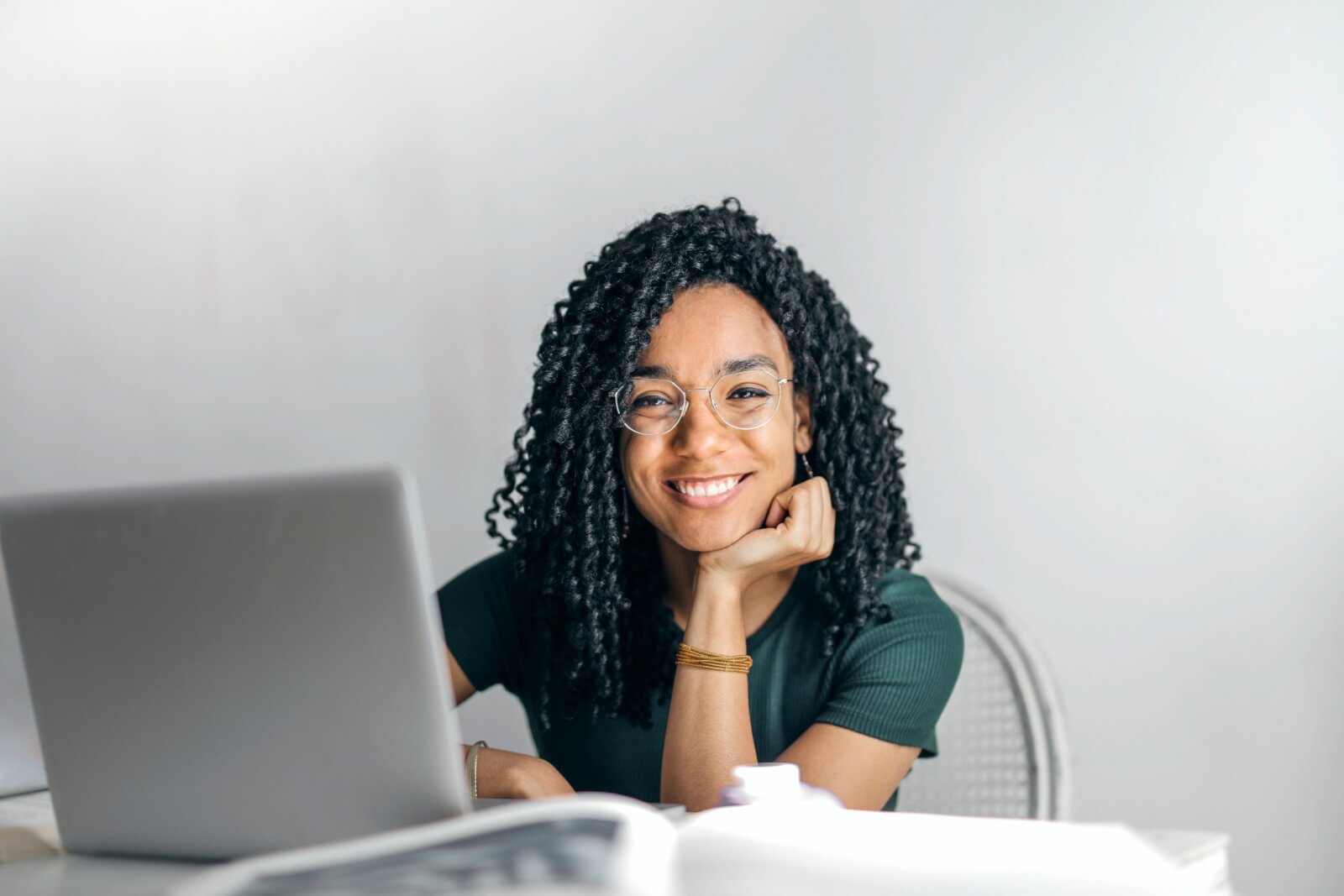 60 Powerful Adjectives To Describe A Strong Woman